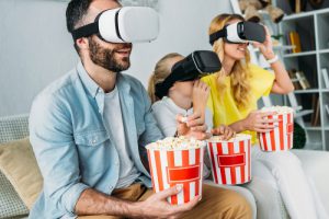 VRを使って自宅で気軽に本格映画鑑賞！VRゴーグルを使いこなそう！ | Spacely Tips